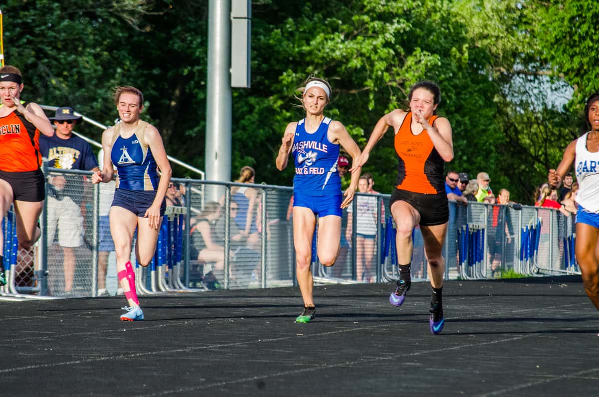 Girls Track Sectionals-21 – The Sentinel