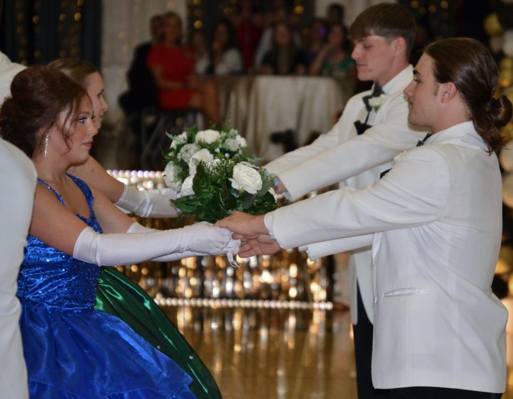 Salem Community High School holds 2024 Prom festivities – The Sentinel