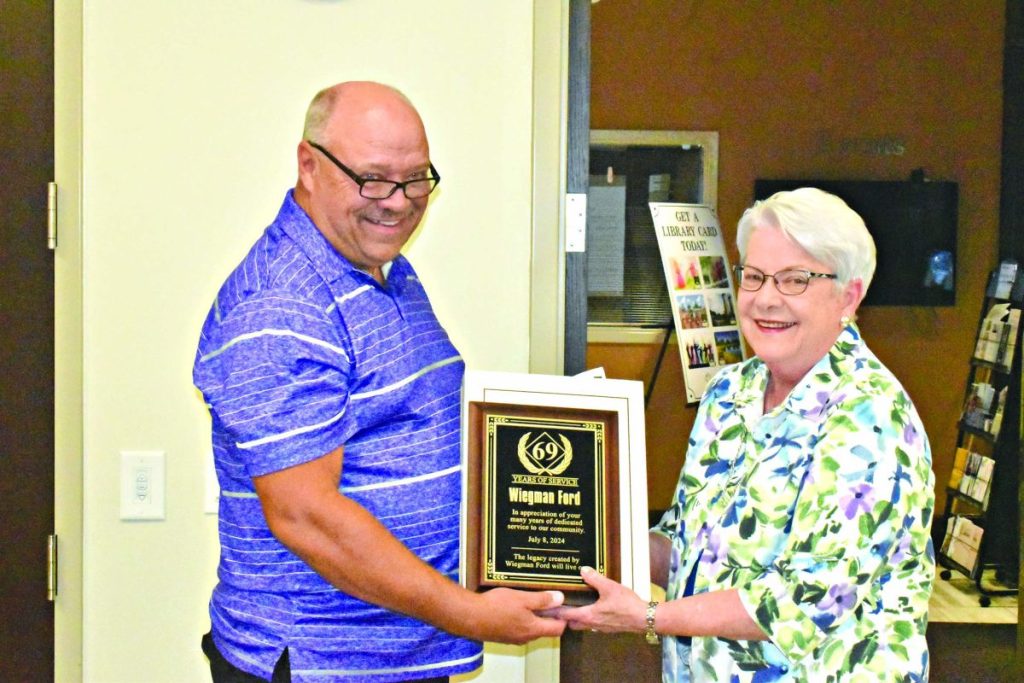 Wiegman Ford staff honored at Carlyle City Council meeting – The Sentinel