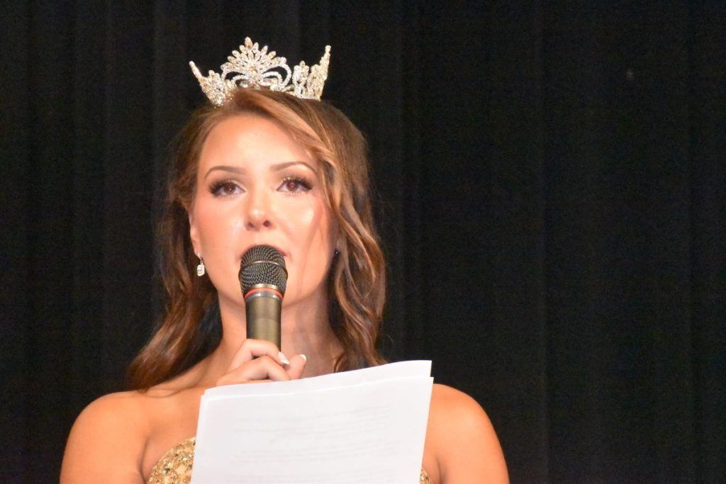 Peters crowned Clinton County Fair Queen – The Sentinel