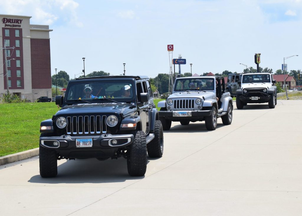 Jeep Run raised money for Jefferson County Toys for Kids – The Sentinel